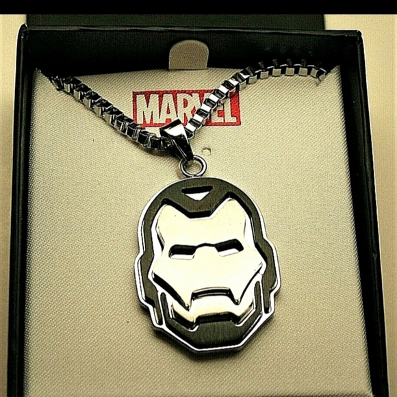 Marvel | Accessories | Marvel Comics Iron Man 3d Mask Ss Necklace ...